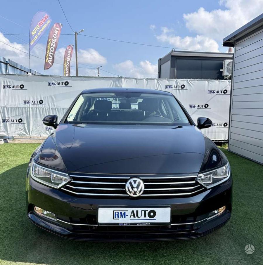 Melns Volkswagen Passat 2016 Panevēža, ar dzinēja tilpumu 1.60 L un nobraukumu 181 tūkst. km par 9300 €, foto 3 vietnē AUTOMOTO.COM.LV