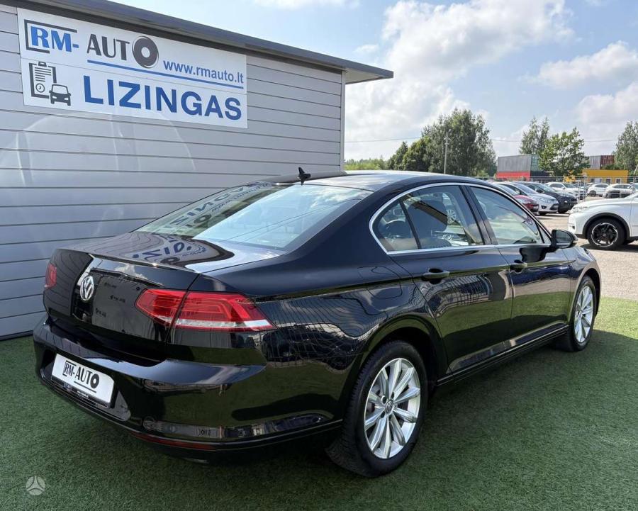 Melns Volkswagen Passat 2016 Panevēža, ar dzinēja tilpumu 1.60 L un nobraukumu 181 tūkst. km par 9300 €, foto 6 vietnē AUTOMOTO.COM.LV
