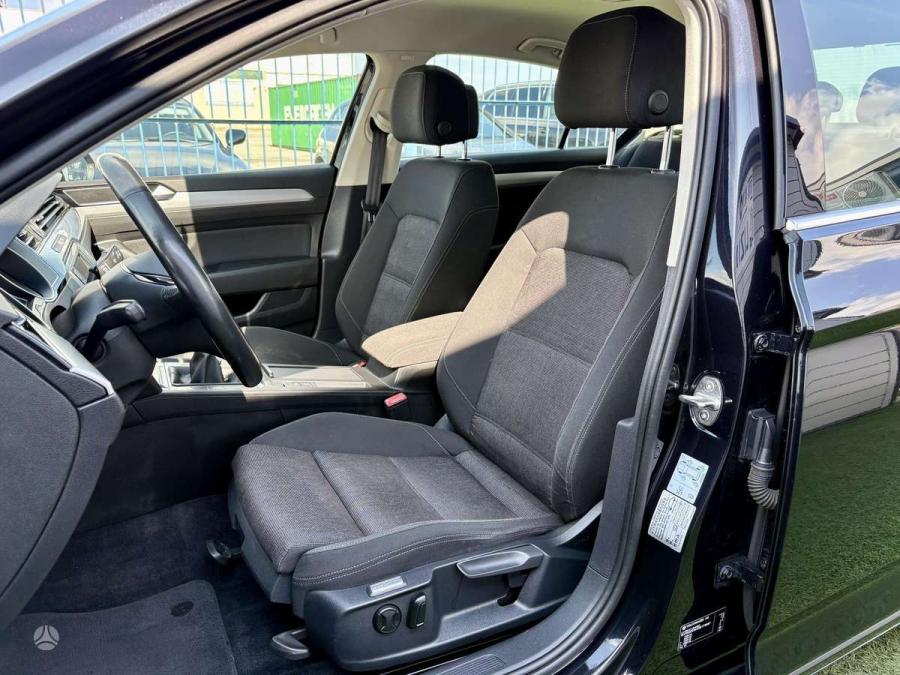 Melns Volkswagen Passat 2016 Panevēža, ar dzinēja tilpumu 1.60 L un nobraukumu 181 tūkst. km par 9300 €, foto 11 vietnē AUTOMOTO.COM.LV