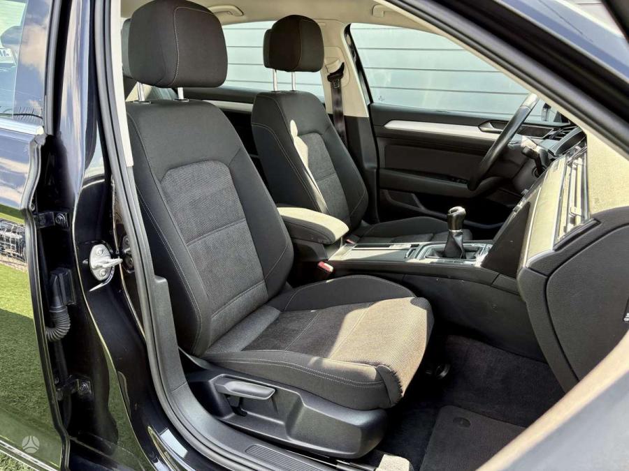 Melns Volkswagen Passat 2016 Panevēža, ar dzinēja tilpumu 1.60 L un nobraukumu 181 tūkst. km par 9300 €, foto 20 vietnē AUTOMOTO.COM.LV