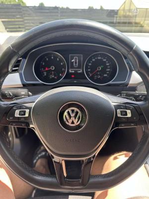 Melns Volkswagen Passat 2016 Klaipėda, ar dzinēja tilpumu 1.40 L un nobraukumu 277 tūkst. km par 9499 €, foto 18 vietnē AUTOMOTO.COM.LV