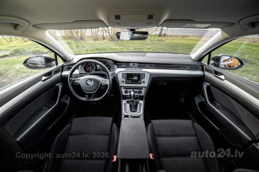 Black Volkswagen Passat 2016 in Tallinn, with an engine capacity of 1.40 L and mileage of 120 thousand km for 13500 €, photo 12 on AUTOMOTO.COM.LV