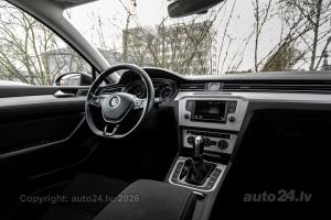 Black Volkswagen Passat 2016 in Tallinn, with an engine capacity of 1.40 L and mileage of 120 thousand km for 13500 €, photo 13 on AUTOMOTO.COM.LV