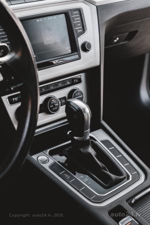 Black Volkswagen Passat 2016 in Tallinn, with an engine capacity of 1.40 L and mileage of 120 thousand km for 13500 €, photo 15 on AUTOMOTO.COM.LV