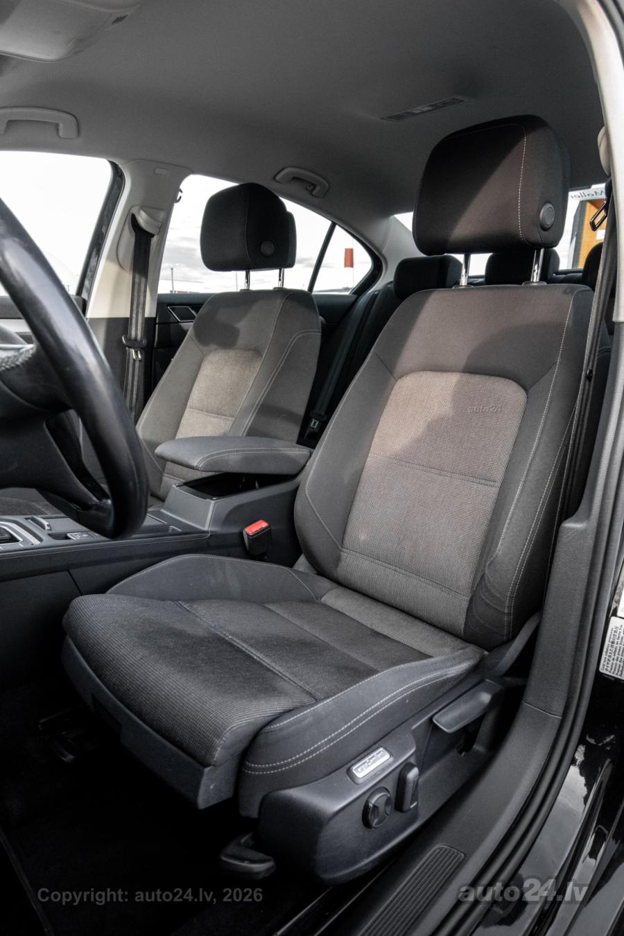 Black Volkswagen Passat 2016 in Tallinn, with an engine capacity of 1.40 L and mileage of 120 thousand km for 13500 €, photo 17 on AUTOMOTO.COM.LV