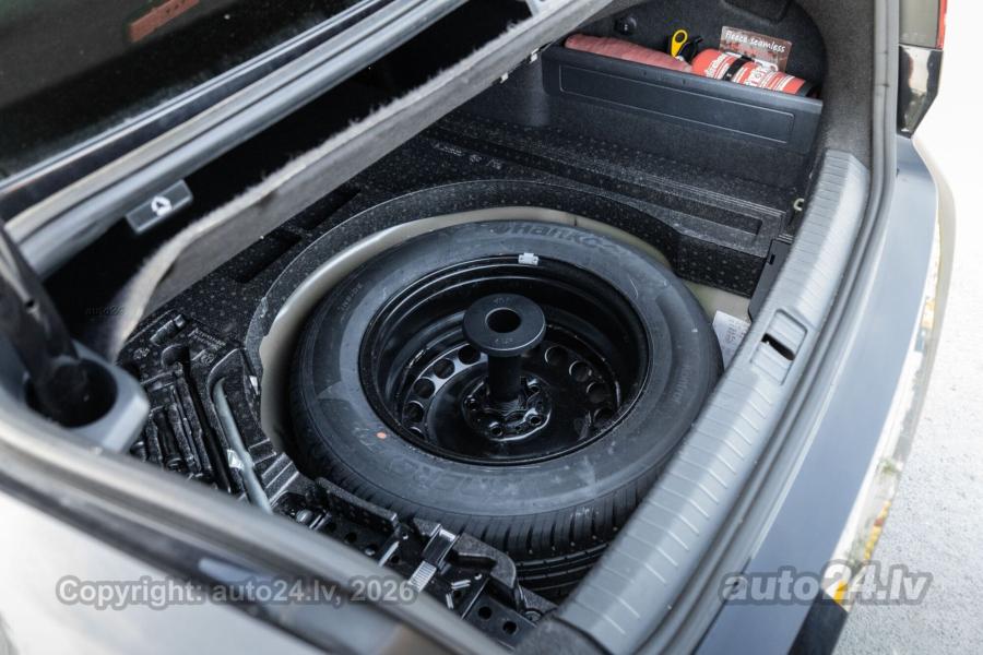 Black Volkswagen Passat 2016 in Tallinn, with an engine capacity of 1.40 L and mileage of 120 thousand km for 13500 €, photo 20 on AUTOMOTO.COM.LV