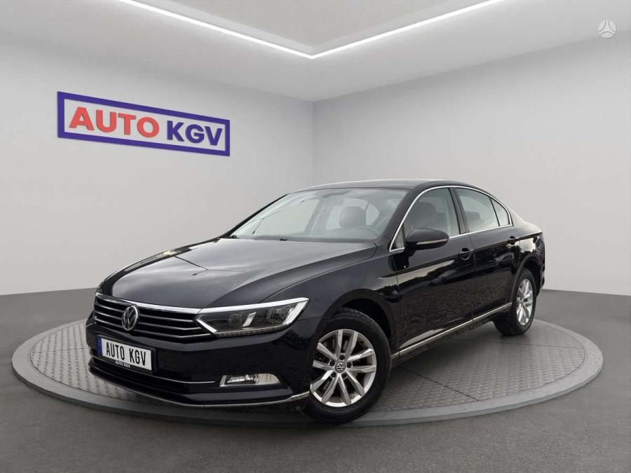 Black Volkswagen Passat 2016 in Kaunas, with an engine capacity of 2.00 L and mileage of 230 thousand km for 9999 €, photo 1 on AUTOMOTO.COM.LV