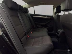 Black Volkswagen Passat 2016 in Kaunas, with an engine capacity of 2.00 L and mileage of 230 thousand km for 9999 €, photo 10 on AUTOMOTO.COM.LV