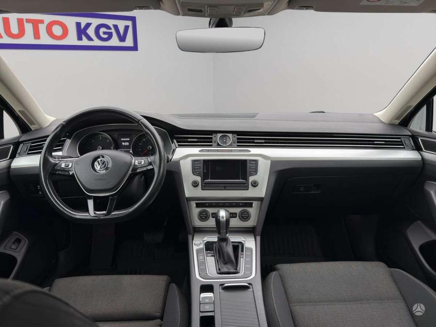 Black Volkswagen Passat 2016 in Kaunas, with an engine capacity of 2.00 L and mileage of 230 thousand km for 9999 €, photo 13 on AUTOMOTO.COM.LV