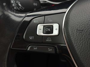 Black Volkswagen Passat 2016 in Kaunas, with an engine capacity of 2.00 L and mileage of 230 thousand km for 9999 €, photo 19 on AUTOMOTO.COM.LV