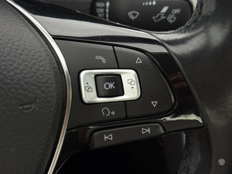 Black Volkswagen Passat 2016 in Kaunas, with an engine capacity of 2.00 L and mileage of 230 thousand km for 9999 €, photo 20 on AUTOMOTO.COM.LV