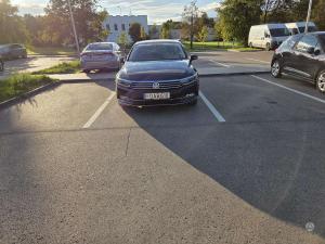 Black Volkswagen Passat 2016 in Vilnius, with an engine capacity of 1.80 L and mileage of 286 thousand km for 10000 €, photo  on AUTOMOTO.COM.LV