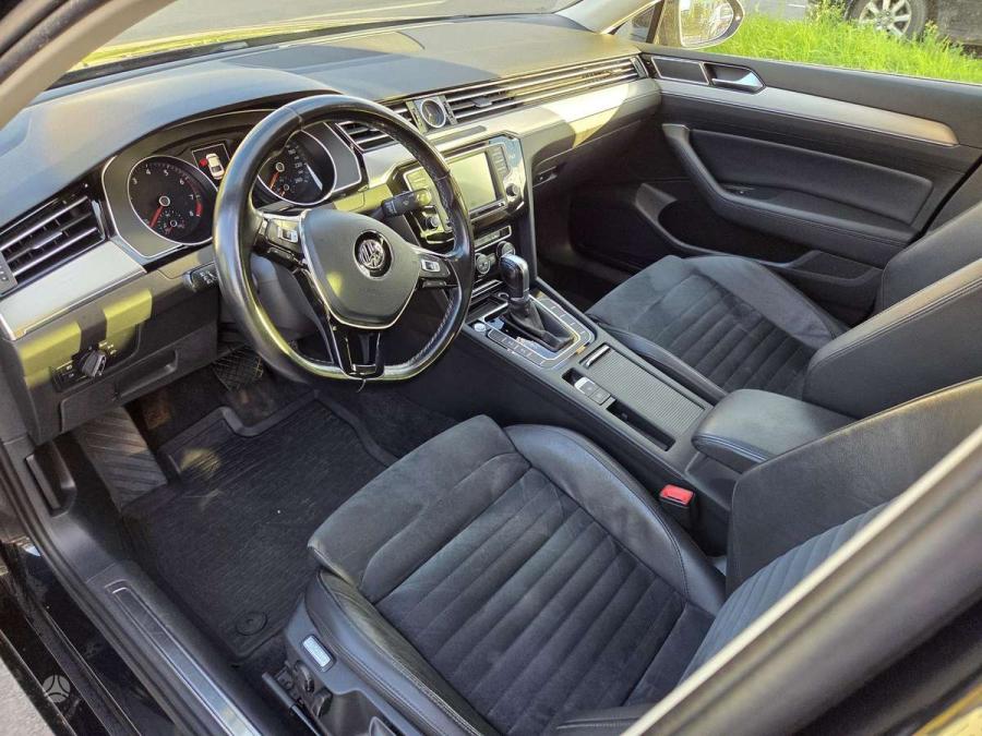 Black Volkswagen Passat 2016 in Vilnius, with an engine capacity of 1.80 L and mileage of 286 thousand km for 10000 €, photo 8 on AUTOMOTO.COM.LV
