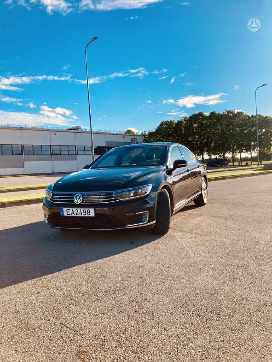 Melns Volkswagen Passat 2016 Kauņa, ar dzinēja tilpumu 1.40 L un nobraukumu 236 tūkst. km par 11000 €, foto 1 vietnē AUTOMOTO.COM.LV