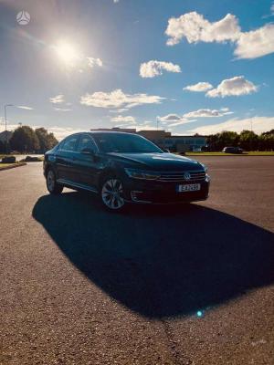 Melns Volkswagen Passat 2016 Kauņa, ar dzinēja tilpumu 1.40 L un nobraukumu 236 tūkst. km par 11000 €, foto 3 vietnē AUTOMOTO.COM.LV