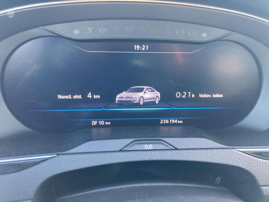 Melns Volkswagen Passat 2016 Kauņa, ar dzinēja tilpumu 1.40 L un nobraukumu 236 tūkst. km par 11000 €, foto 13 vietnē AUTOMOTO.COM.LV