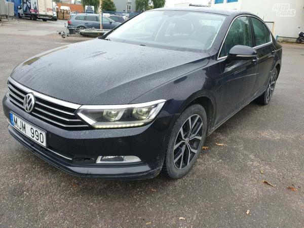 Black Volkswagen Passat 2016 in Kaunas, with an engine capacity of 2.00 L and mileage of 385 thousand km for 5950 €, photo 1 on AUTOMOTO.COM.LV