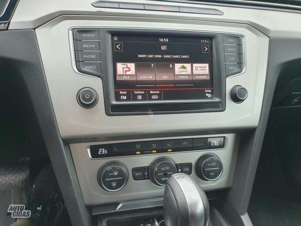 Black Volkswagen Passat 2016 in Kaunas, with an engine capacity of 2.00 L and mileage of 385 thousand km for 5950 €, photo 11 on AUTOMOTO.COM.LV