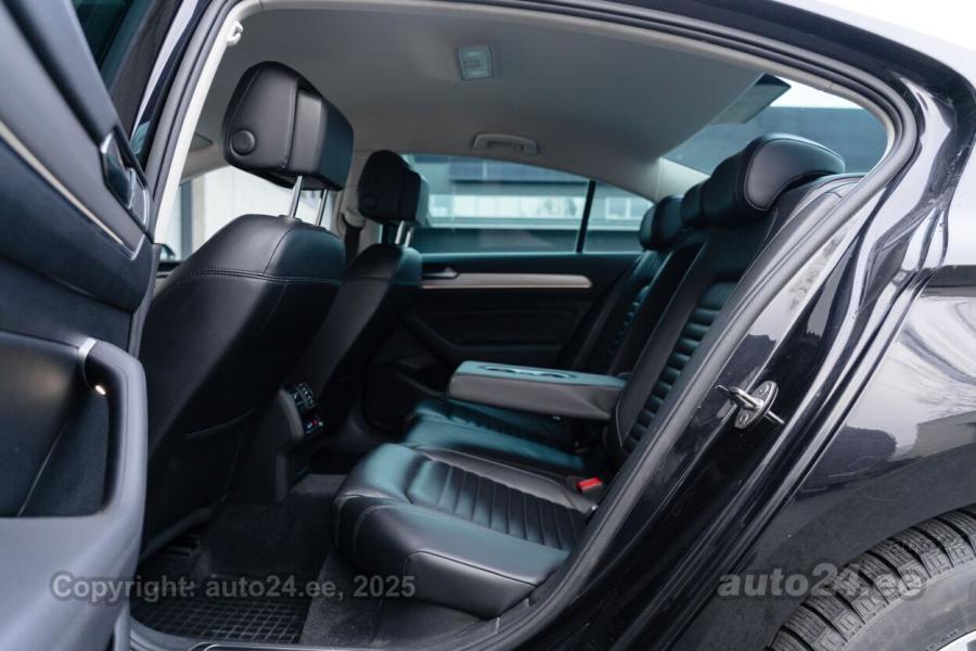 Black Volkswagen Passat 2017 in Tallinn, with an engine capacity of 1.80 L and mileage of 170 thousand km for 14800 €, photo 12 on AUTOMOTO.COM.LV