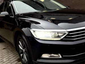Black Volkswagen Passat 2017 in Vilnius, with an engine capacity of 2.00 L and mileage of 290 thousand km for 8500 €, photo 8 on AUTOMOTO.COM.LV