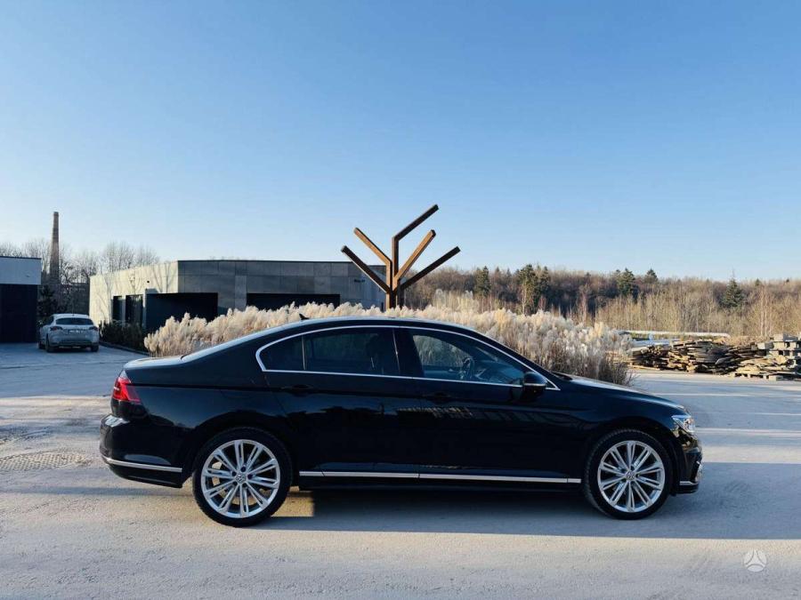 Melns Volkswagen Passat 2017 Kauņa, ar dzinēja tilpumu 1.97 L un nobraukumu 231 tūkst. km par 14500 €, foto 2 vietnē AUTOMOTO.COM.LV