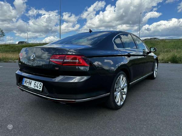 Black Volkswagen Passat 2017 in Vilnius, with an engine capacity of 1.80 L and mileage of 195 thousand km for 15000 €, photo 3 on AUTOMOTO.COM.LV