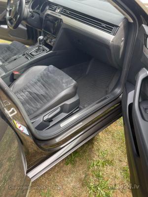 Black Volkswagen Passat 2017 in Tallinn, with an engine capacity of 2.00 L and mileage of 206 thousand km for 11000 €, photo 10 on AUTOMOTO.COM.LV