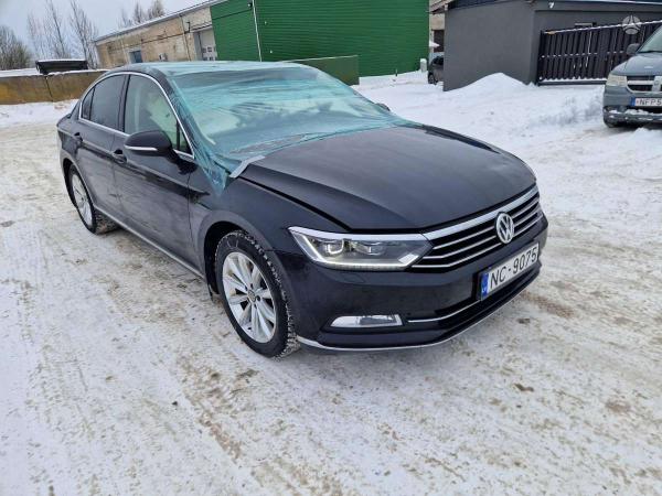 Melns Volkswagen Passat 2017 Kauņa, ar dzinēja tilpumu 1.40 L un nobraukumu 150 tūkst. km par 6500 €, foto  vietnē AUTOMOTO.COM.LV