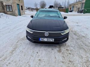Black Volkswagen Passat 2017 in Kaunas, with an engine capacity of 1.40 L and mileage of 150 thousand km for 6500 €, photo 4 on AUTOMOTO.COM.LV