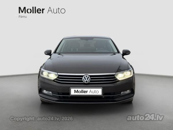 Black Volkswagen Passat 2017 in Parnu, with an engine capacity of 2.00 L and mileage of 208 thousand km for 13500 €, photo 3 on AUTOMOTO.COM.LV
