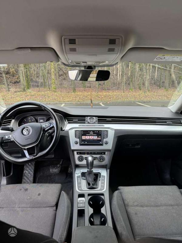Melns Volkswagen Passat 2017 Kauņa, ar dzinēja tilpumu 1.60 L un nobraukumu 303 tūkst. km par 8000 €, foto 2 vietnē AUTOMOTO.COM.LV