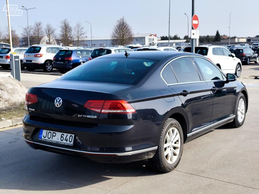 Melns Volkswagen Passat 2017 Šauļi, ar dzinēja tilpumu 2.00 L un nobraukumu 305 tūkst. km par 9950 €, foto 4 vietnē AUTOMOTO.COM.LV