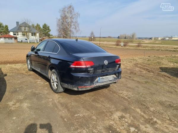 Black Volkswagen Passat 2017 in Radviliskis, with an engine capacity of 1.60 L and mileage of 444 thousand km for 5200 €, photo 4 on AUTOMOTO.COM.LV