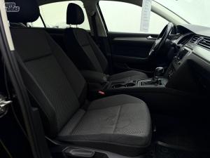 Черный Фольксваген Пассат 2017 в Авиженяй, объемом двигателя 1.40 л и пробегом 216 тыс. км за 9999 €, фото 15 на AUTOMOTO.COM.LV