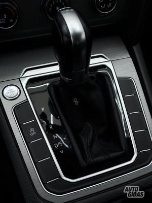 Черный Фольксваген Пассат 2017 в Авиженяй, объемом двигателя 1.40 л и пробегом 216 тыс. км за 9999 €, фото 21 на AUTOMOTO.COM.LV