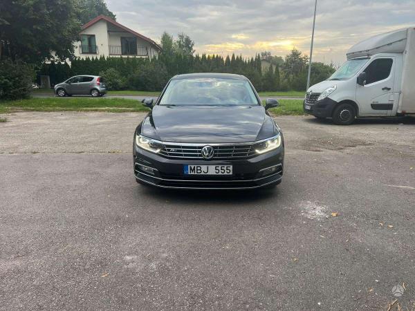 Black Volkswagen Passat 2017 in Panevezys, with an engine capacity of 1.97 L and mileage of 167 thousand km for 9800 €, photo 1 on AUTOMOTO.COM.LV