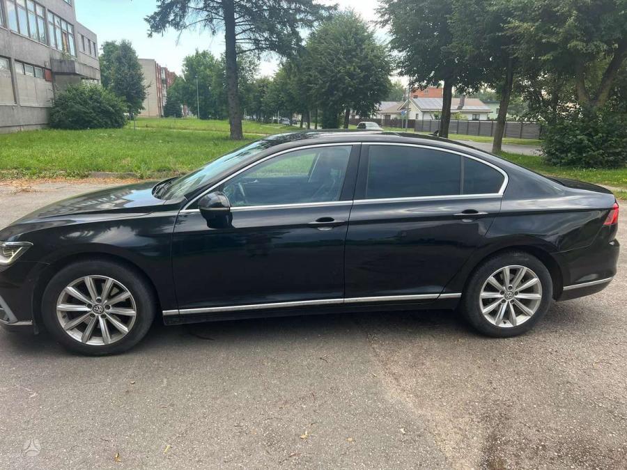 Black Volkswagen Passat 2017 in Panevezys, with an engine capacity of 1.97 L and mileage of 167 thousand km for 9800 €, photo 3 on AUTOMOTO.COM.LV