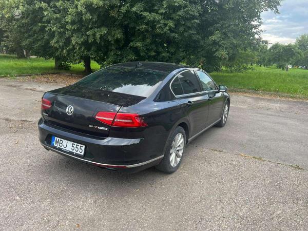 Black Volkswagen Passat 2017 in Panevezys, with an engine capacity of 1.97 L and mileage of 167 thousand km for 9800 €, photo 3 on AUTOMOTO.COM.LV
