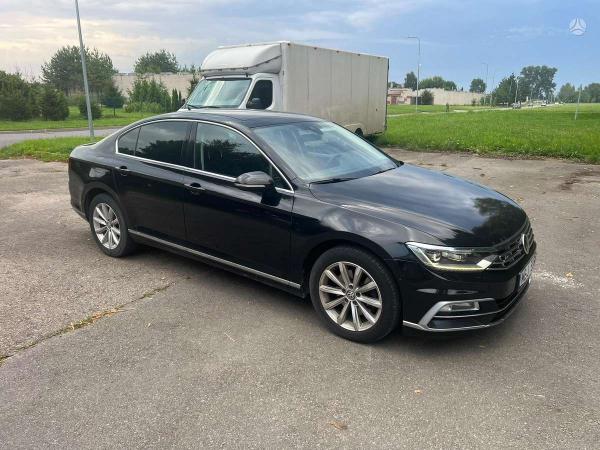 Black Volkswagen Passat 2017 in Panevezys, with an engine capacity of 1.97 L and mileage of 167 thousand km for 9800 €, photo 4 on AUTOMOTO.COM.LV