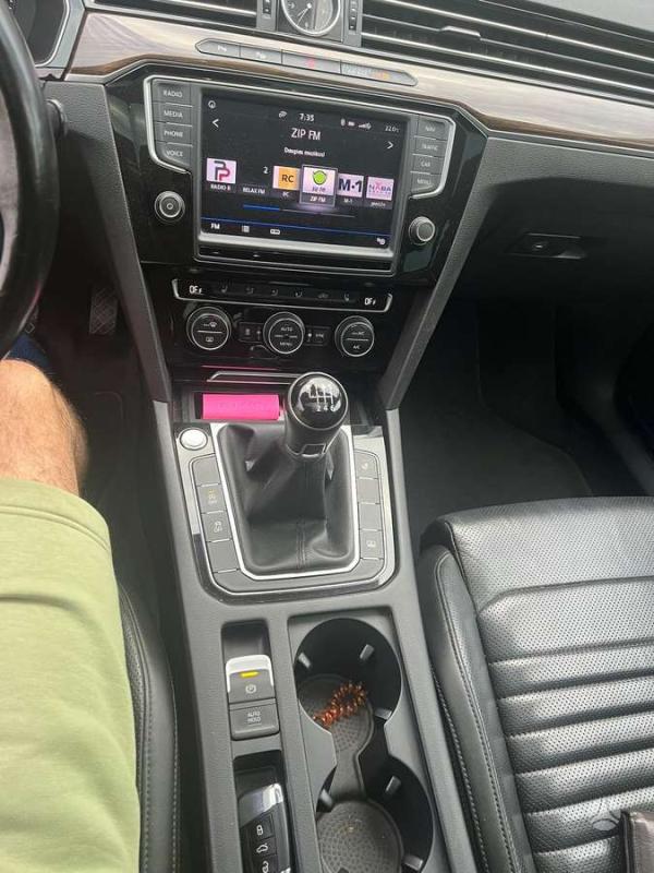 Black Volkswagen Passat 2017 in Panevezys, with an engine capacity of 1.97 L and mileage of 167 thousand km for 9800 €, photo 6 on AUTOMOTO.COM.LV