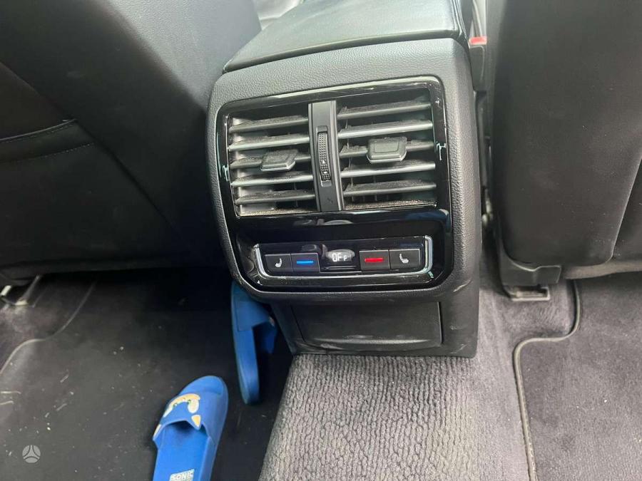 Black Volkswagen Passat 2017 in Panevezys, with an engine capacity of 1.97 L and mileage of 167 thousand km for 9800 €, photo 10 on AUTOMOTO.COM.LV