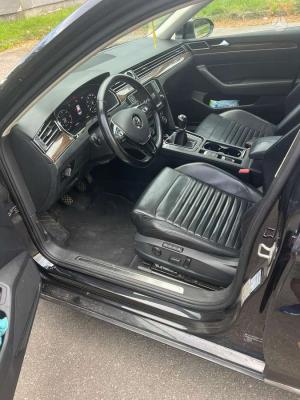 Black Volkswagen Passat 2017 in Panevezys, with an engine capacity of 1.97 L and mileage of 167 thousand km for 9800 €, photo 12 on AUTOMOTO.COM.LV