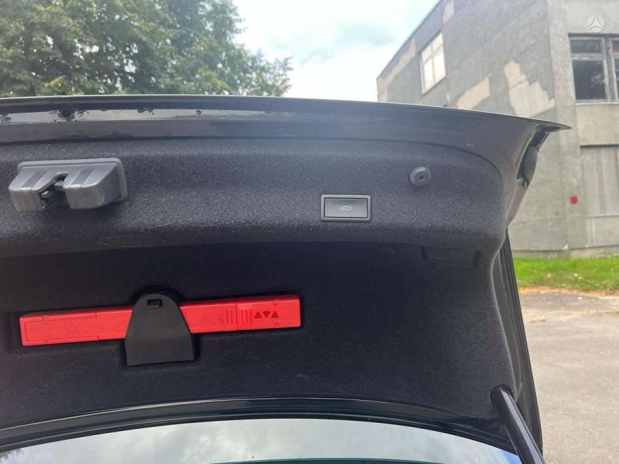 Black Volkswagen Passat 2017 in Panevezys, with an engine capacity of 1.97 L and mileage of 167 thousand km for 9800 €, photo 13 on AUTOMOTO.COM.LV