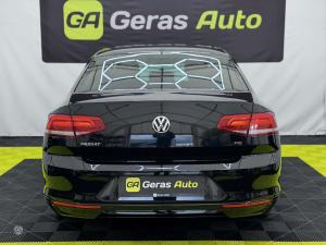Black Volkswagen Passat 2017 in Vilnius, with an engine capacity of 1.40 L and mileage of 137 thousand km for 10999 €, photo 6 on AUTOMOTO.COM.LV