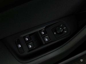 Black Volkswagen Passat 2017 in Vilnius, with an engine capacity of 1.40 L and mileage of 137 thousand km for 10999 €, photo 21 on AUTOMOTO.COM.LV