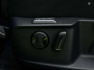 Black Volkswagen Passat 2017 in Vilnius, with an engine capacity of 1.40 L and mileage of 137 thousand km for 10999 €, photo 22 on AUTOMOTO.COM.LV