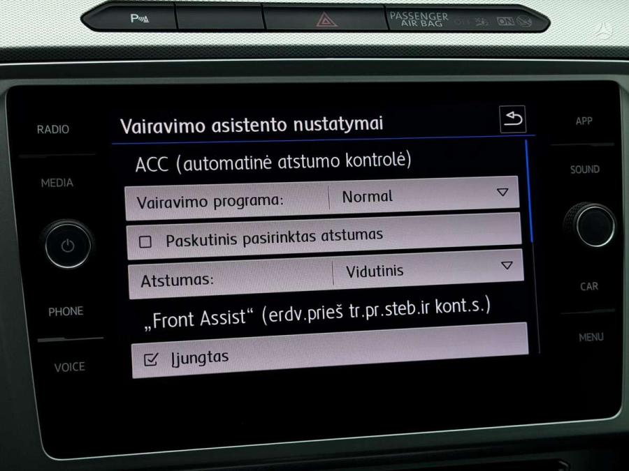 Black Volkswagen Passat 2017 in Vilnius, with an engine capacity of 1.40 L and mileage of 137 thousand km for 10999 €, photo 27 on AUTOMOTO.COM.LV