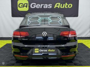Black Volkswagen Passat 2017 in Vilnius, with an engine capacity of 1.40 L and mileage of 137 thousand km for 10499 €, photo 6 on AUTOMOTO.COM.LV