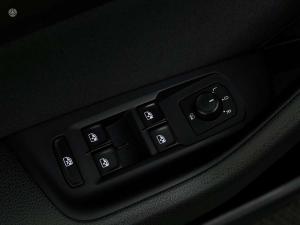 Black Volkswagen Passat 2017 in Vilnius, with an engine capacity of 1.40 L and mileage of 137 thousand km for 10499 €, photo 21 on AUTOMOTO.COM.LV