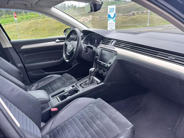 Black Volkswagen Passat 2017 in Narva, with an engine capacity of 1.80 L and mileage of 378 thousand km for 5300 €, photo 7 on AUTOMOTO.COM.LV